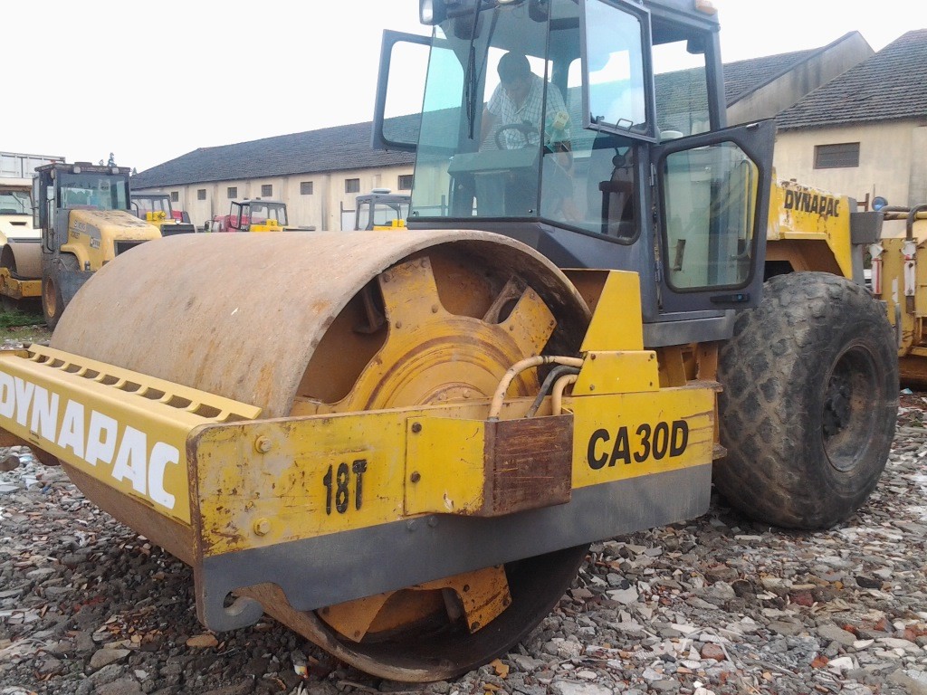 le compacteur utilisé Dynapac CA30D CA301D 2010 a utilisé le rouleau de ...